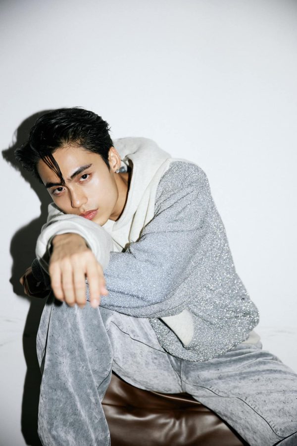 MONO-CHÀNG CA SĨ TRẺ THẾ HỆ GENZ TÀI NĂNG